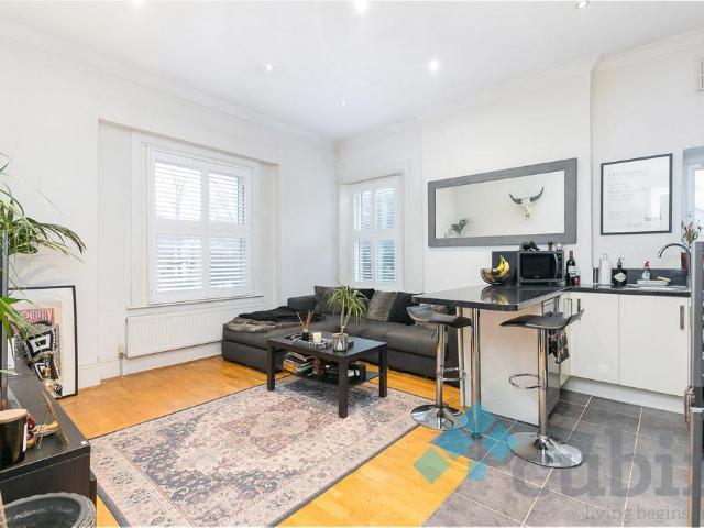 Denmark Avenue, London SW19 1 bed flat to rent £2,396 pcm £553 pw