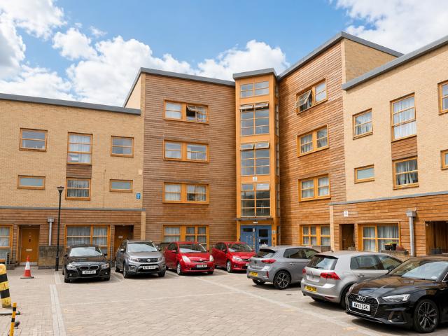 Denmark Place, London E3, 2 bed flat to rent, £2,400 pcm | PrimeLocation