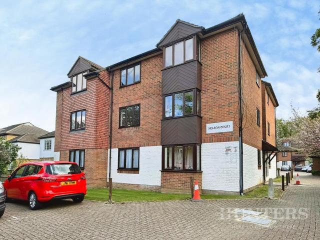 Denmark Road, Carshalton, SM5 2JH 1 bed flat to rent £1,295 pcm £299 pw