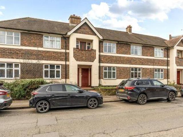 Denmark Road, Kingston Upon Thames, 2 Bedroom Maisonette