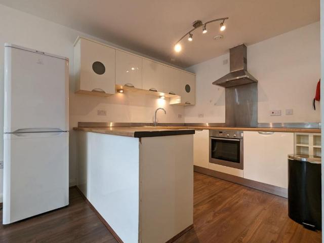 Denmark Road, Manchester M15 2 bed flat to rent £1,307 pcm £302 pw