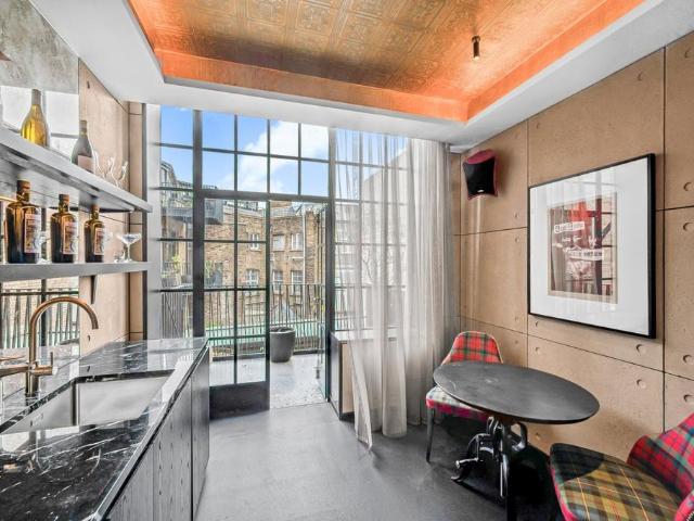 Denmark Street, London 1 bed flat to rent £4,767 pcm £1,100 pw