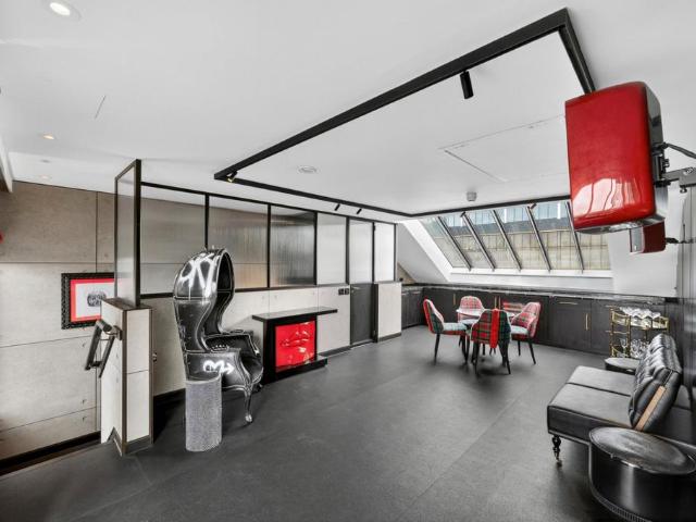 Denmark Street, London 2 bed flat to rent £6,500 pcm £1,500 pw