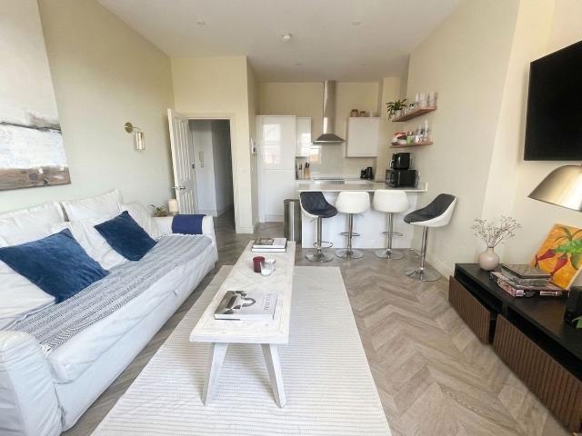 Denmark Terrace, Brighton BN1, 2 bed flat to rent, £1,800 pcm | PrimeLocation