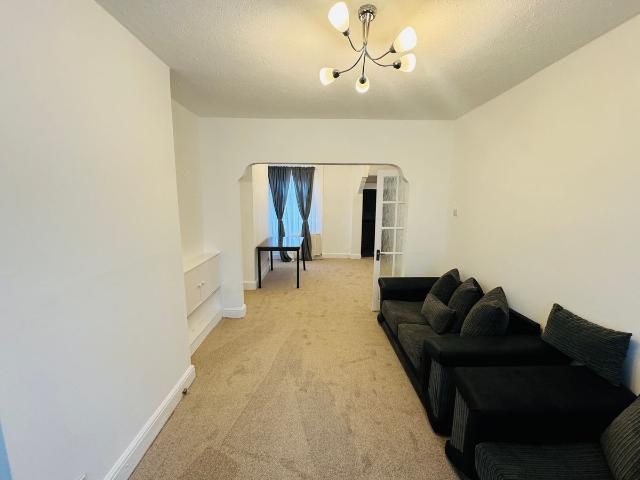 Dennett Road, Croydon CR0, 2 bed terraced house to rent, £1,800 pcm | PrimeLocation