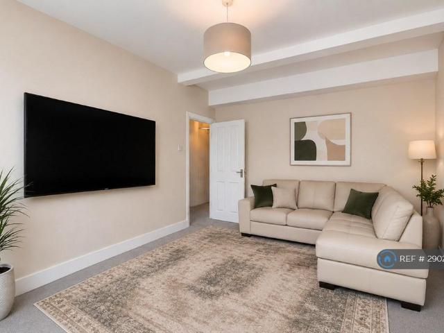 Denning Avenue, Croydon, CR0 4 bed flat to rent £1,950 pcm £450 pw