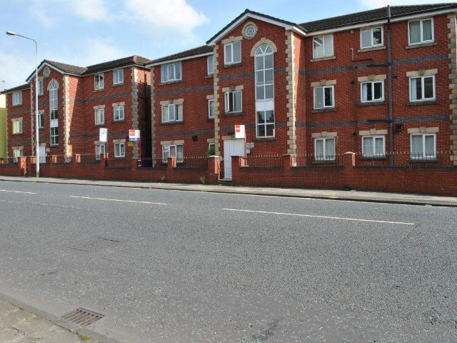 Denning Place, Clifton, Swinton, Manchester M27, 2 bed flat to rent, £875 pcm | PrimeLocation