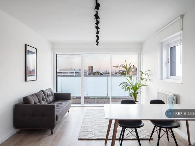 Denning Point, London, E1 3 bed flat to rent £3,950 pcm £912 pw