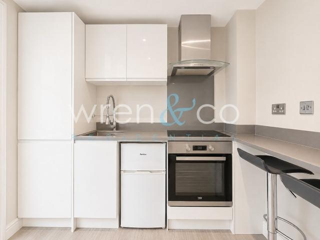 Denning Road NW3, Studio to rent, £1,700 pcm | PrimeLocation
