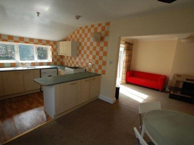 Dennistead Crescent 4 bed house share to rent £2,080 pcm £480 pw