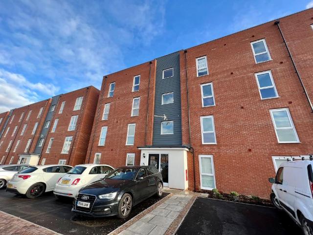 Dennis Davison Place, Coventry, CV4 2 bed house to rent £1,075 pcm £248 pw