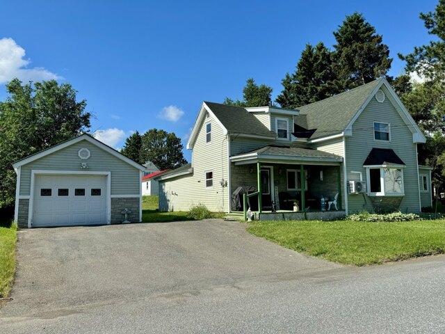 Dennis St, Eagle Lake, Home For Sale