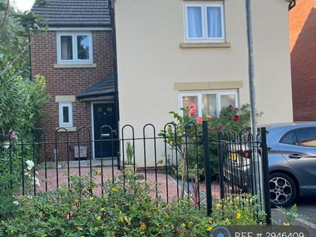 Dennis St, Swindon, SN5 4 bed detached house to rent £1,690 pcm £390 pw