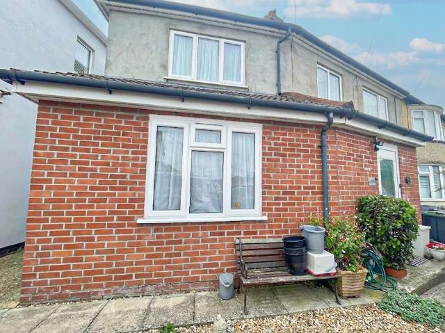 Dennis Road, Weymouth DT4, 1 bed flat to rent, £825 pcm | PrimeLocation