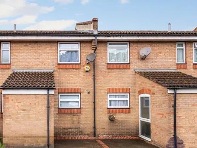 Dennis Reeve Close, London, CR4 3LB, United Kingdom | 3 bed house for rent #167677139 | Rentberry