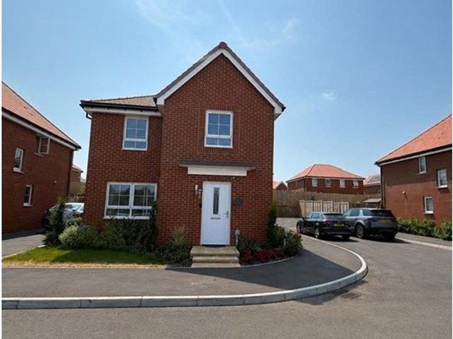 Dennis Way, Eastbourne BN22, 4 bed detached house to rent, £2,100 pcm | PrimeLocation