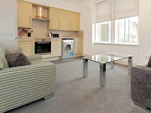 Dens Road, Stobswell, Dundee DD3, 3 bed flat to rent, £895 pcm | PrimeLocation
