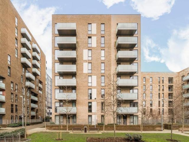 Deauville Close, London E14 1 bed flat to rent £1,775 pcm £410 pw