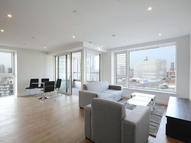 Deacon Street, Elephant and Castle, SE17 2 bed flat to rent £3,350 pcm £773 pw