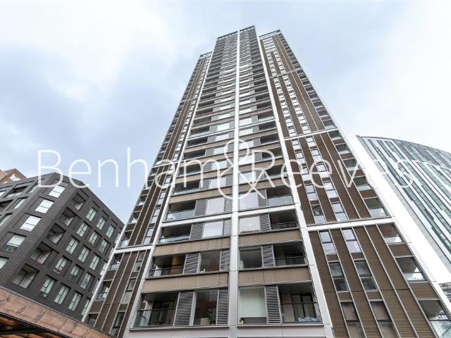 Deacon Street, Elephant and Castle, SE17 Studio to rent £2,300 pcm £531 pw