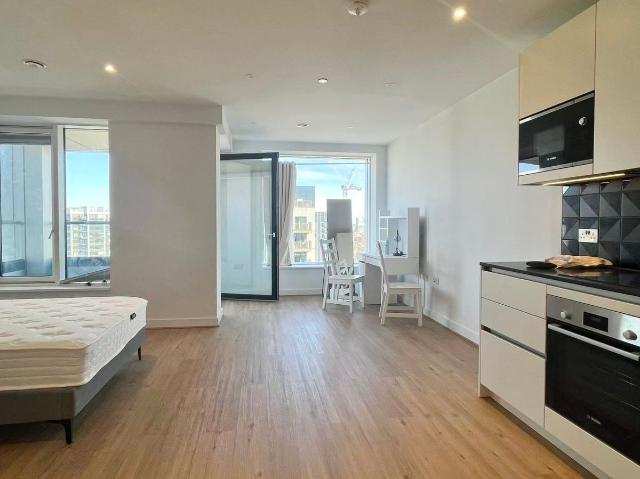 Deacon Street, London SE17, Studio to rent, £2,622 pcm | PrimeLocation