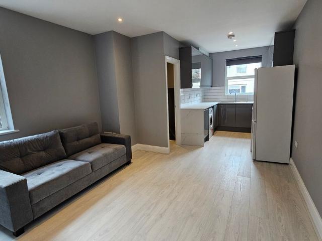 Deacon Road, Willesden NW2, 3 bed maisonette to rent, £2,350 pcm | PrimeLocation