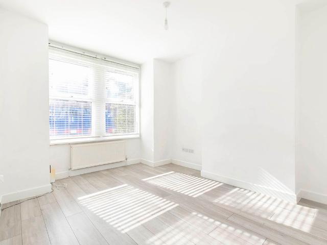 Deacon Road, London NW2, 2 bed flat to rent, £2,150 pcm | PrimeLocation