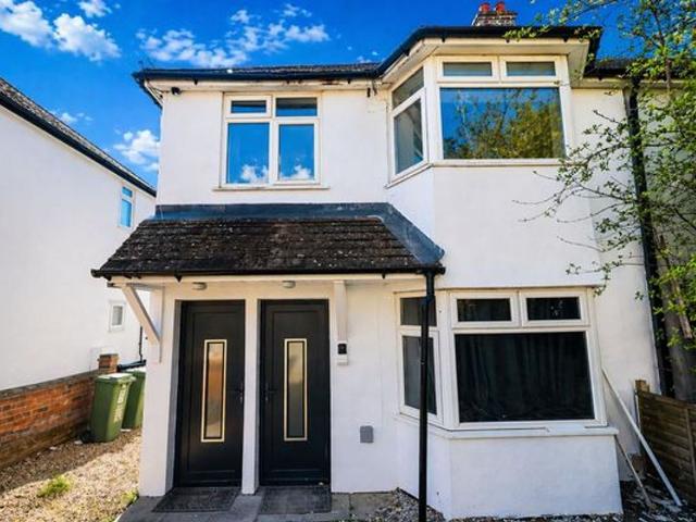 Deaconsfield Road, Hemel Hampstead HP3, 2 bed detached house to rent, £1,650 pcm | PrimeLocation
