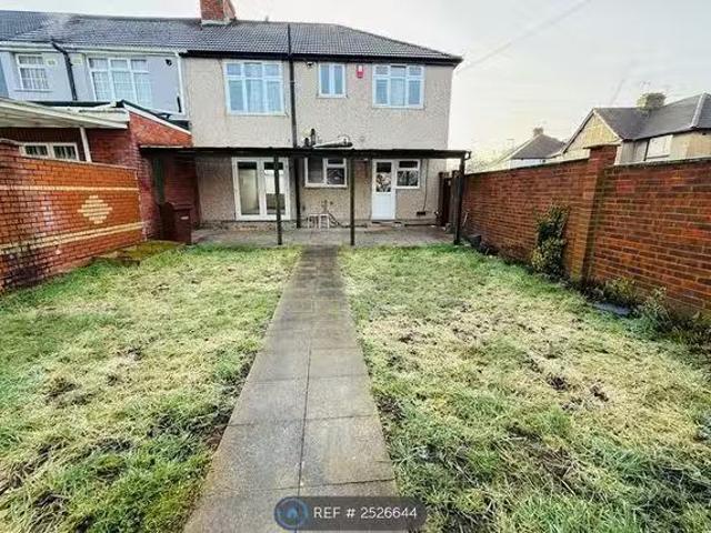 For Rent! End terrace house to rent in Athelstone Road, Harrow.