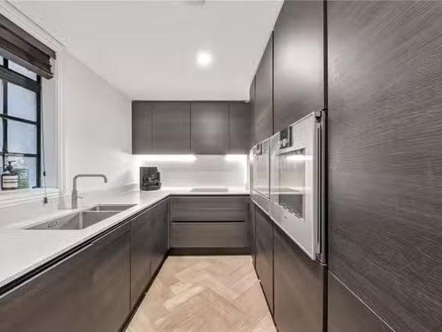 Rental! Flat to rent in Baker Street, London NW1