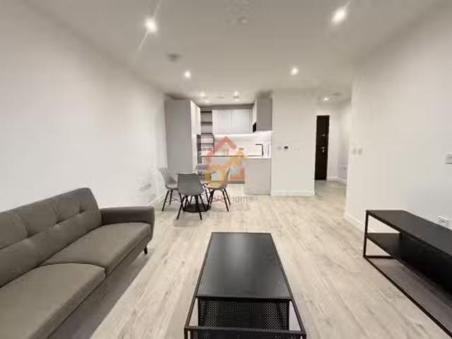 Cheap Flat to rent in Darter House, Anax Street, London N4