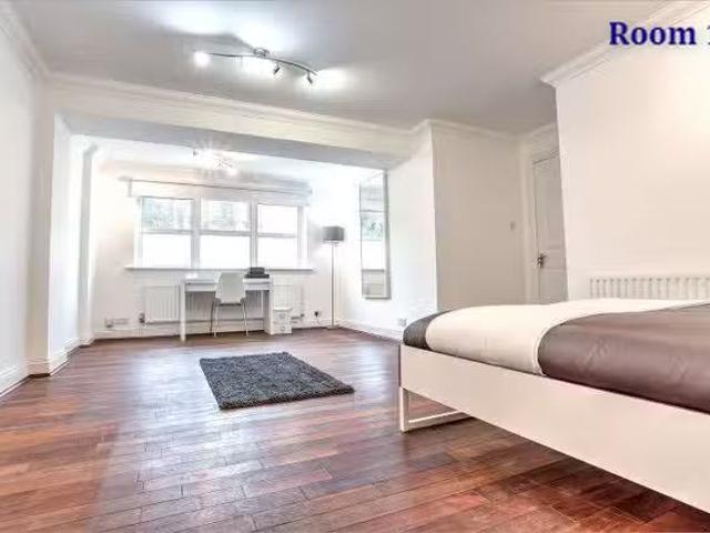 Deal! Flat to rent in Kennington Lane, London SE11