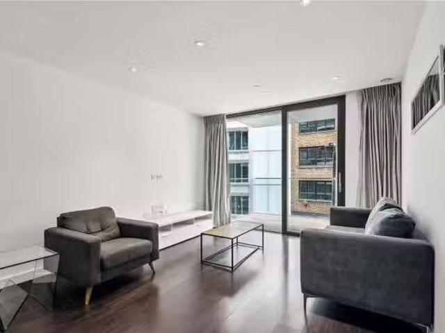 Just in! Flat to rent in Meranti House, Goodmans Field, 84 Ali.