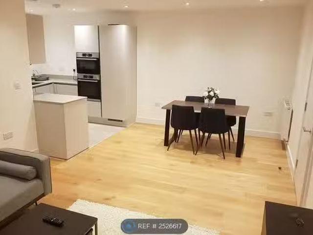 Rental! Flat to rent in Rennie Street, London SE10