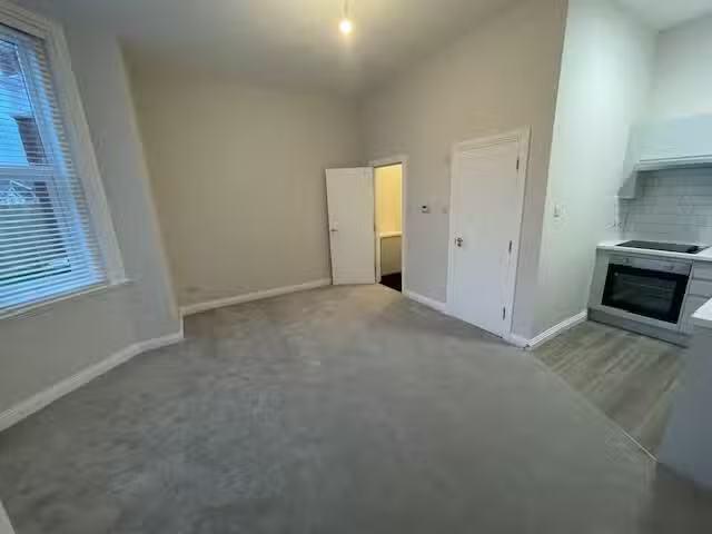 Nice Ground floor studio flat for rent in Southbourne Road, BH6