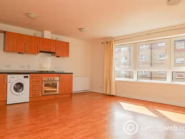 Just in! Property to rent in 1/1 11 Finlay Drive, Glasgow, G31.
