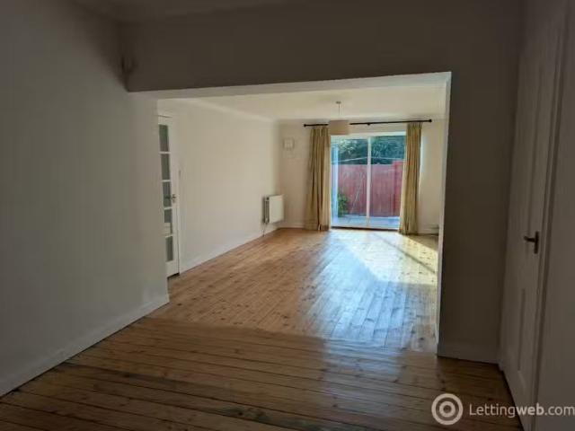 Nice Property to rent in 79 Easter Drylaw Drive, Edinburgh, EH.