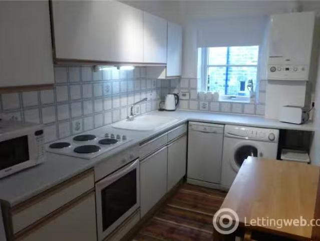 For Rent! Property to rent in Atholl Crescent Lane, Edinburgh.