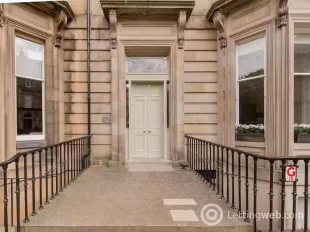 Charming Property to rent in Drumsheugh Gardens, West End, Edi.