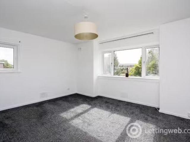 Just in! Property to rent in Forrester Park Grove, Broomhouse.