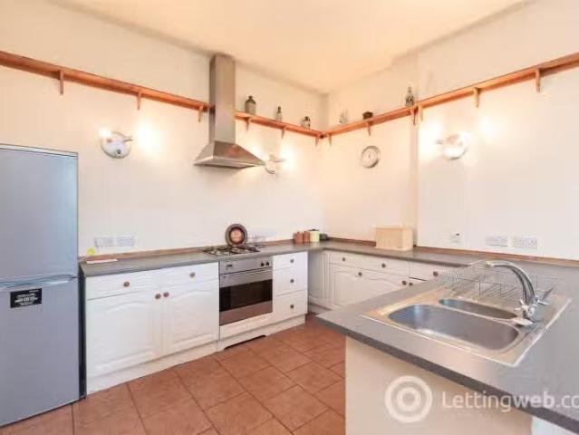 Nice Property to rent in Lanark Road West, Edinburgh, EH14