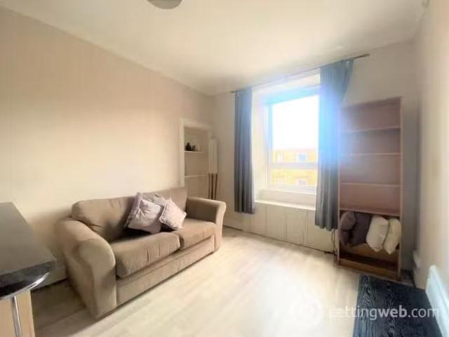 Deal! Property to rent in Smithfield Street, Gorgie, Edinburgh.