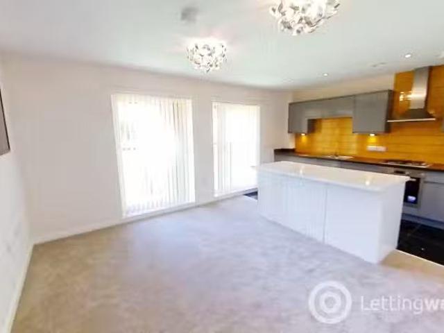 Just in! Property to rent in South Portland Street, Laurieston.