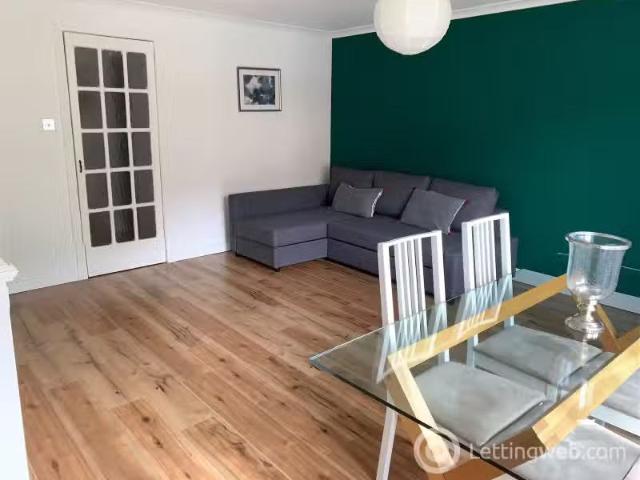 Nice Property to rent in Springwell Place, Edinburgh, EH11