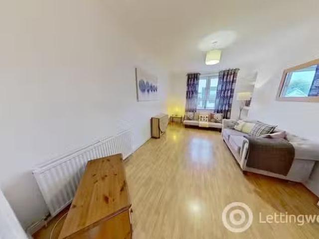 Unique Property to rent in Steppshill Terrace, Cumbernauld Roa.