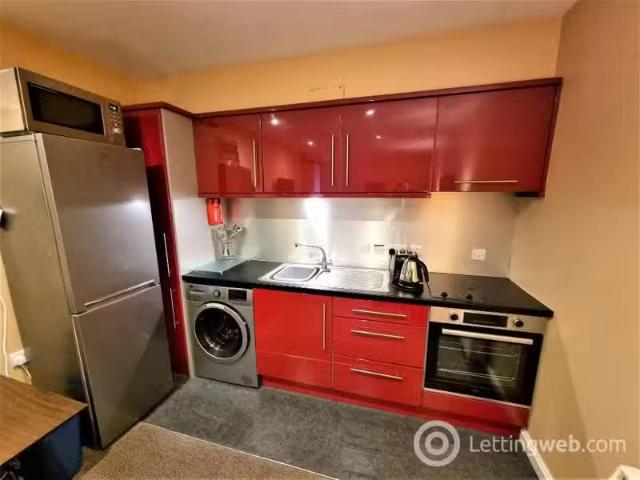 Cozy Property to rent in Rosemount Viaduct, Rosemount, Aberdee.