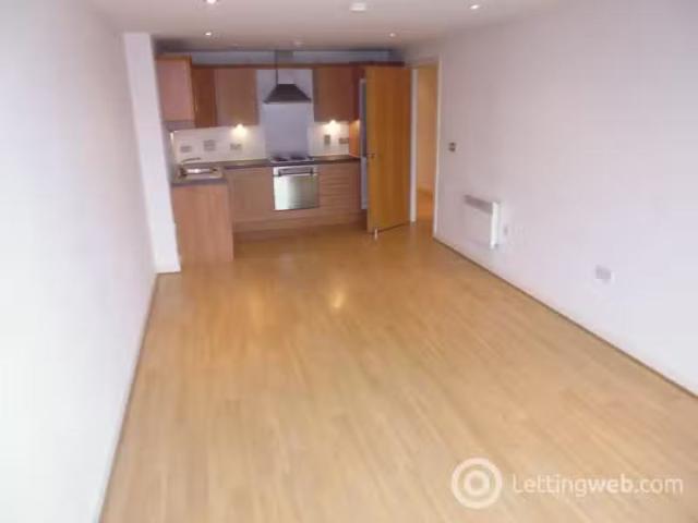 Deal! Property to rent in River Heights, Lancefield Quay, Glas.