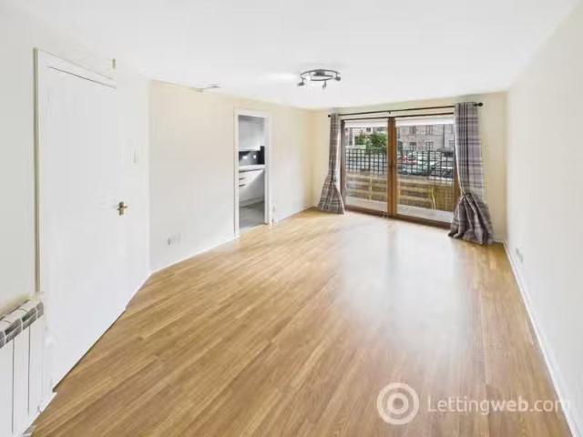 Cheap Property to rent in Timberbush, Leith, Edinburgh, EH6 6QR