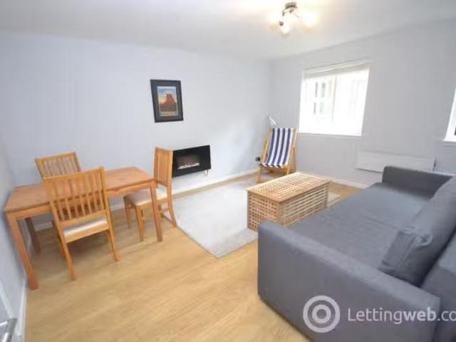 For Rent! Property to rent in Tytler Gardens, Abbeyhill, Edinb.