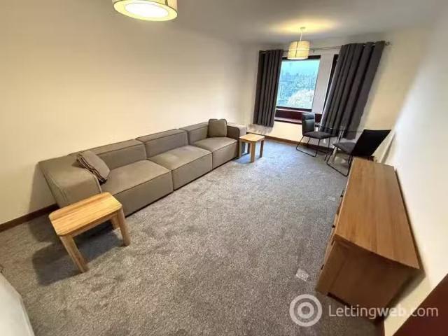 Nice Property to rent in Urquhart Terrace, City Centre, Aberde.